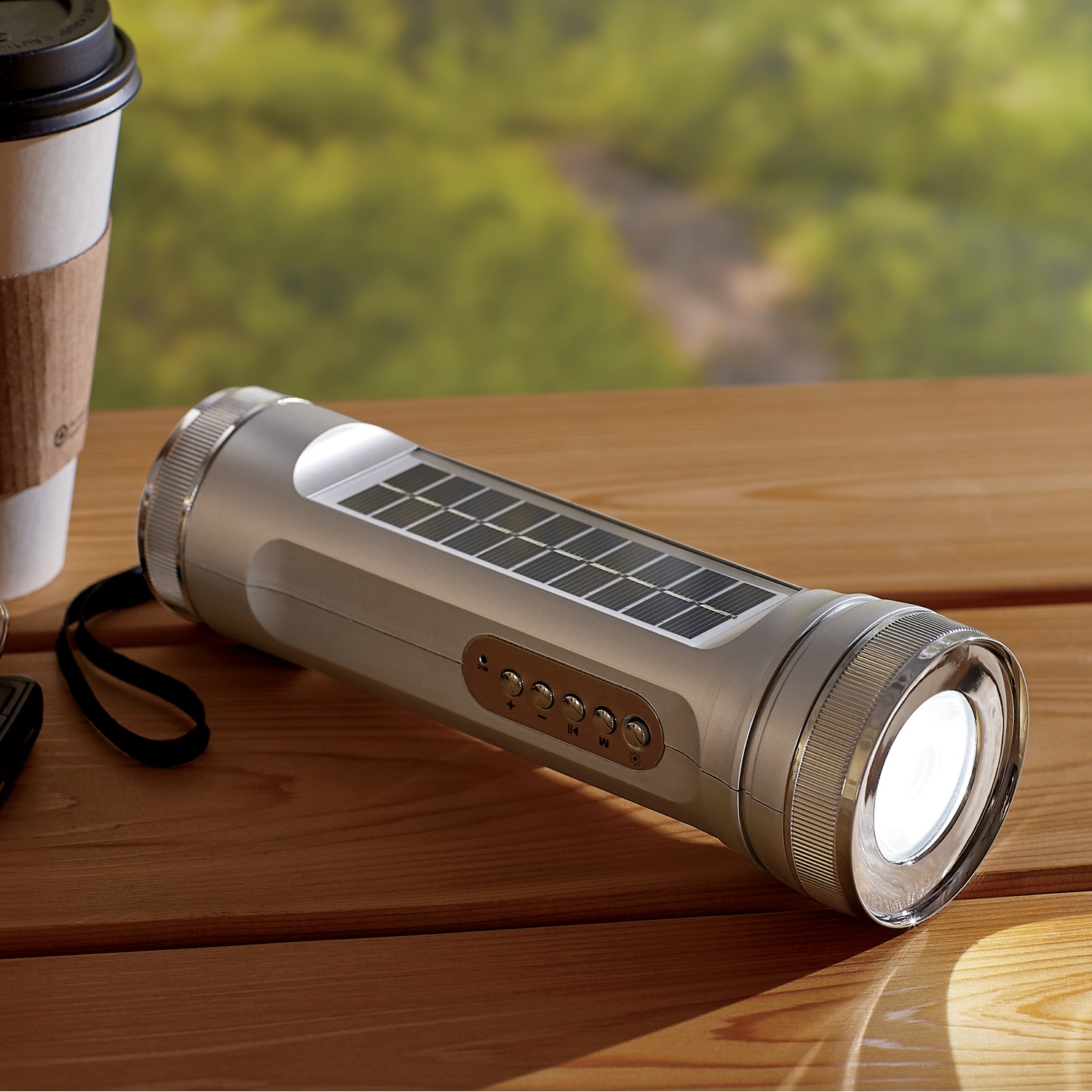 Flashlight Radio with Solar Power | Montgomery Ward
