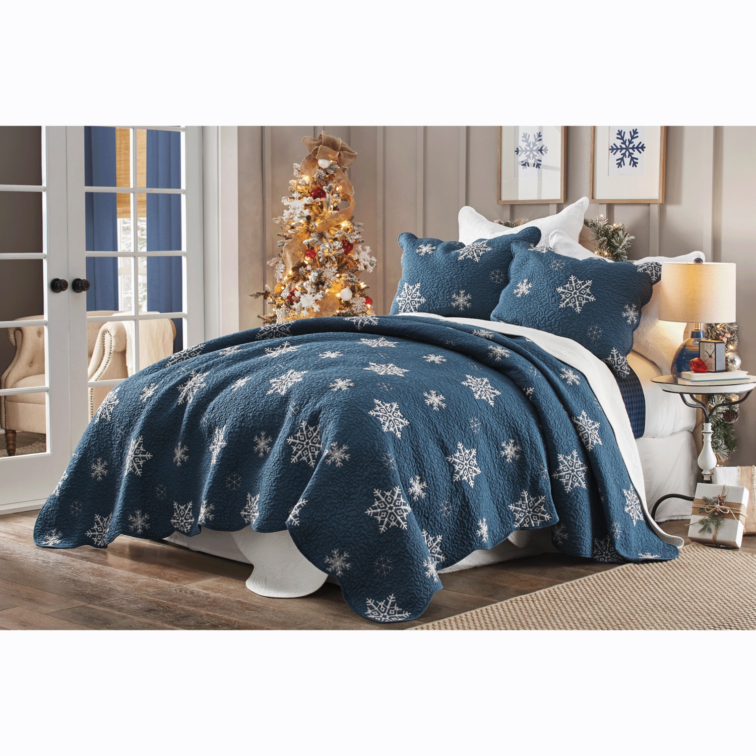 Embroidered Snowflake Quilt and Sham | Montgomery Ward