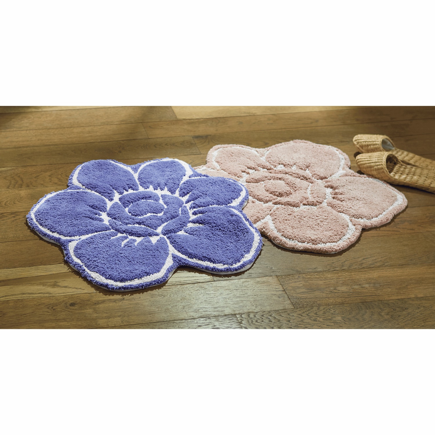 Flower-Shaped Bath Mat | Montgomery Ward