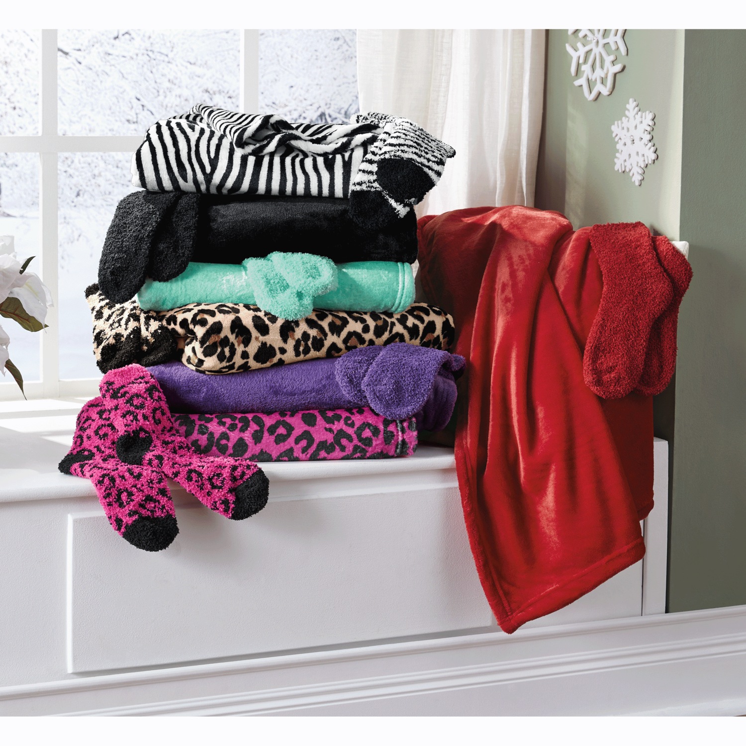 Snuggly Throw Blanket and Socks Gift Set | Montgomery Ward
