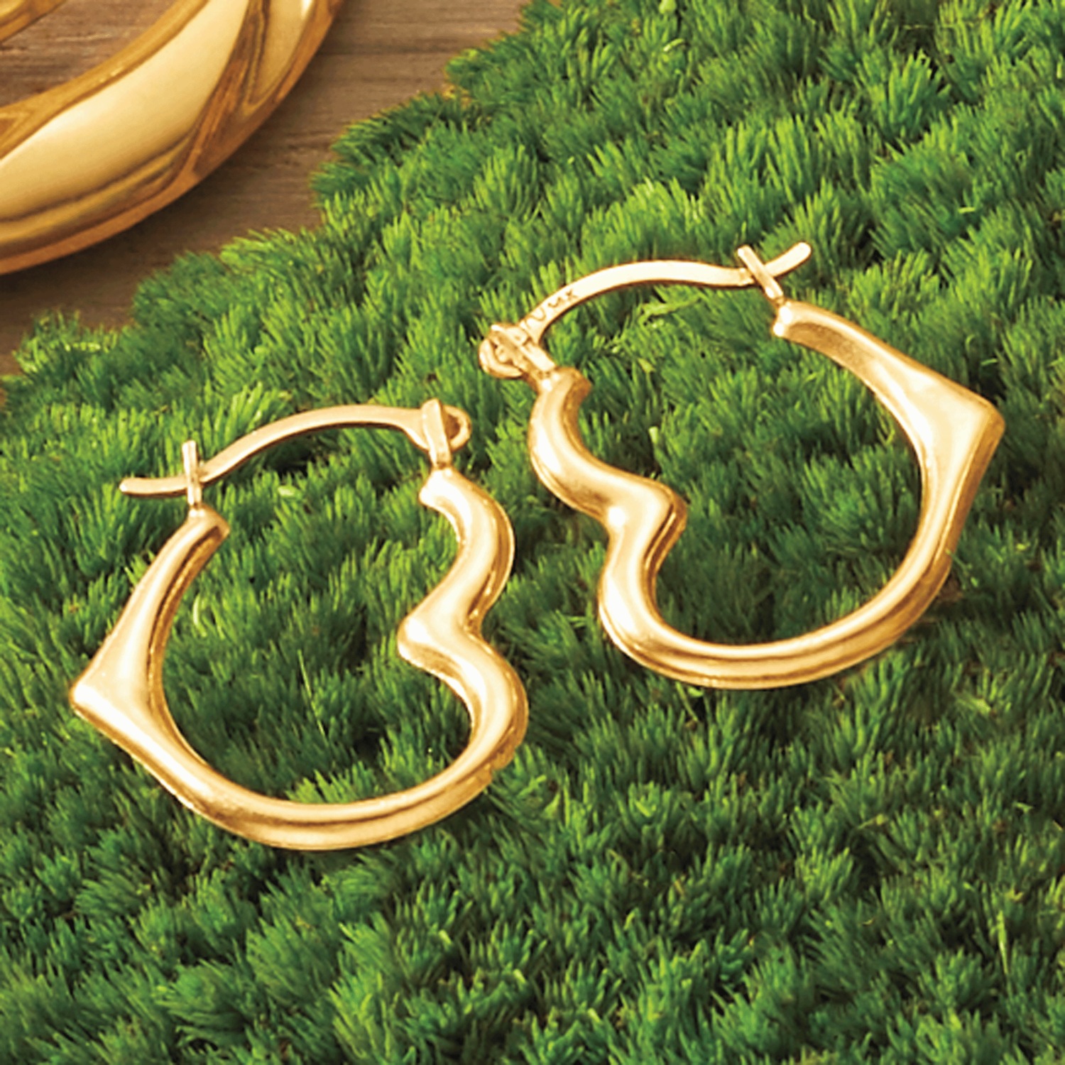 10K Gold Heart Petit Hoops | Montgomery Ward
