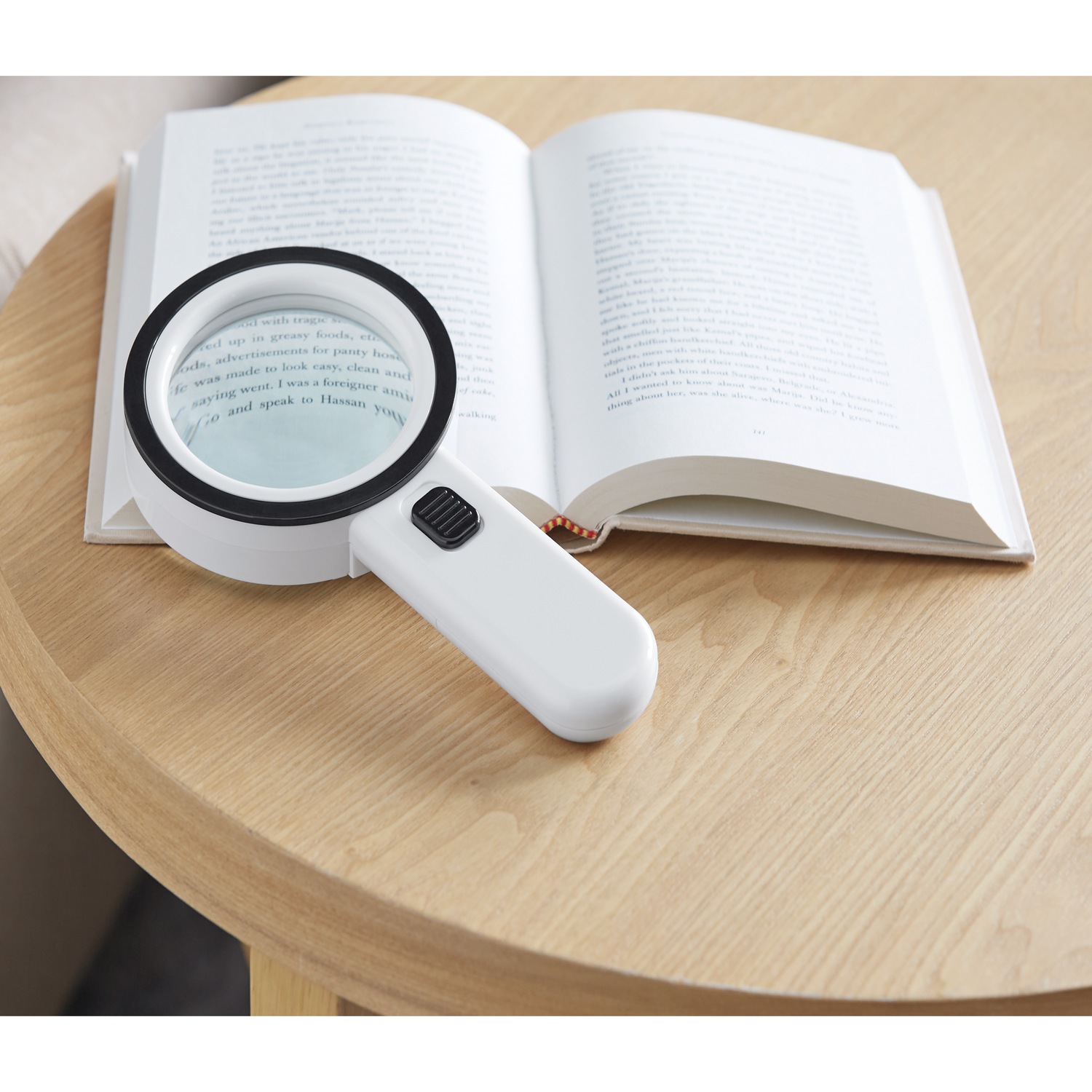 30x Magnifying Glass with 12 LEDs | Montgomery Ward