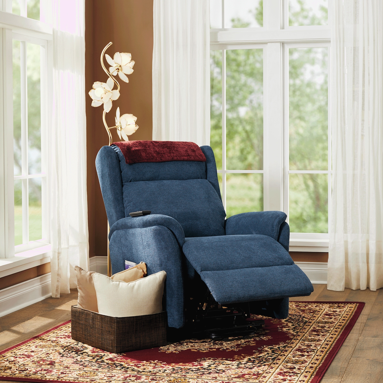 Wingback Lift Recliner | Montgomery Ward