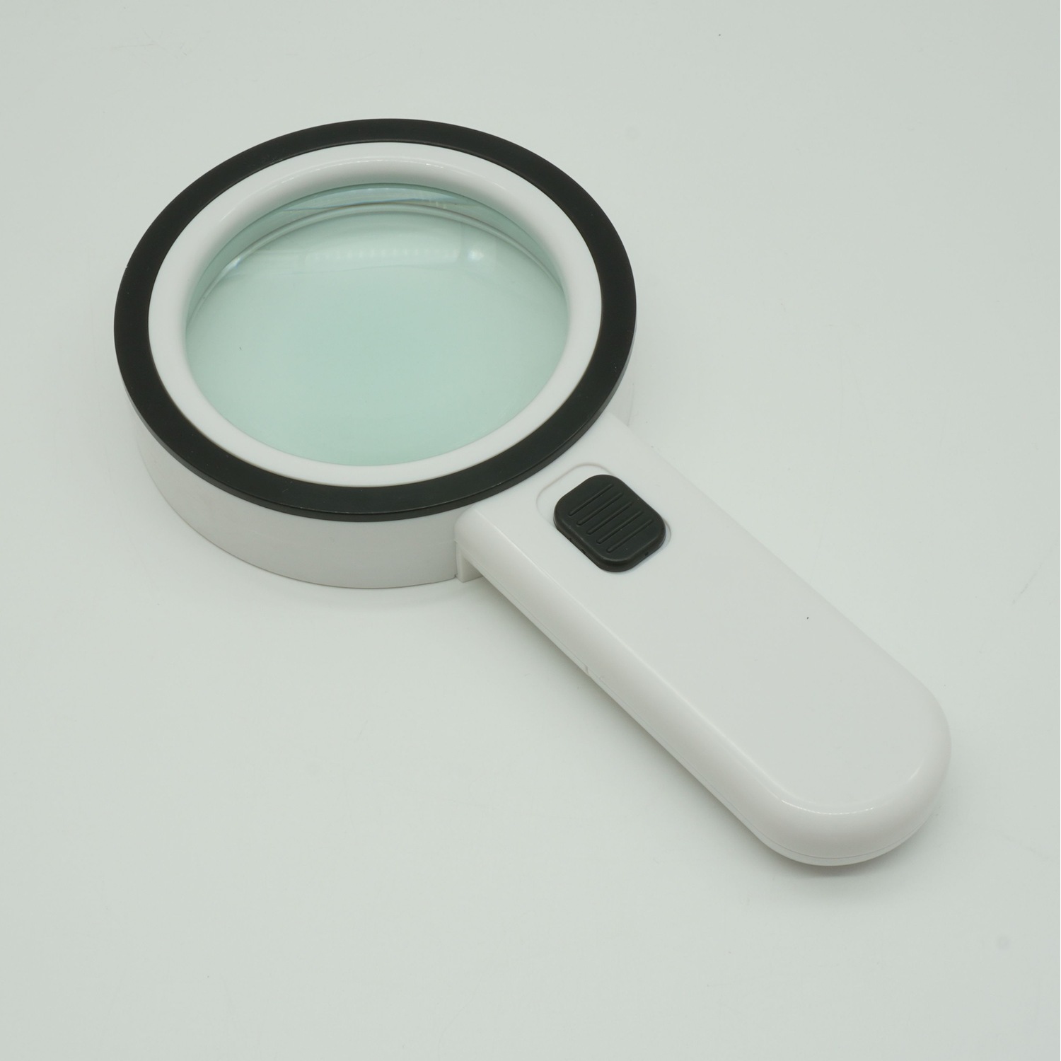 30x Magnifying Glass with 12 LEDs | Montgomery Ward