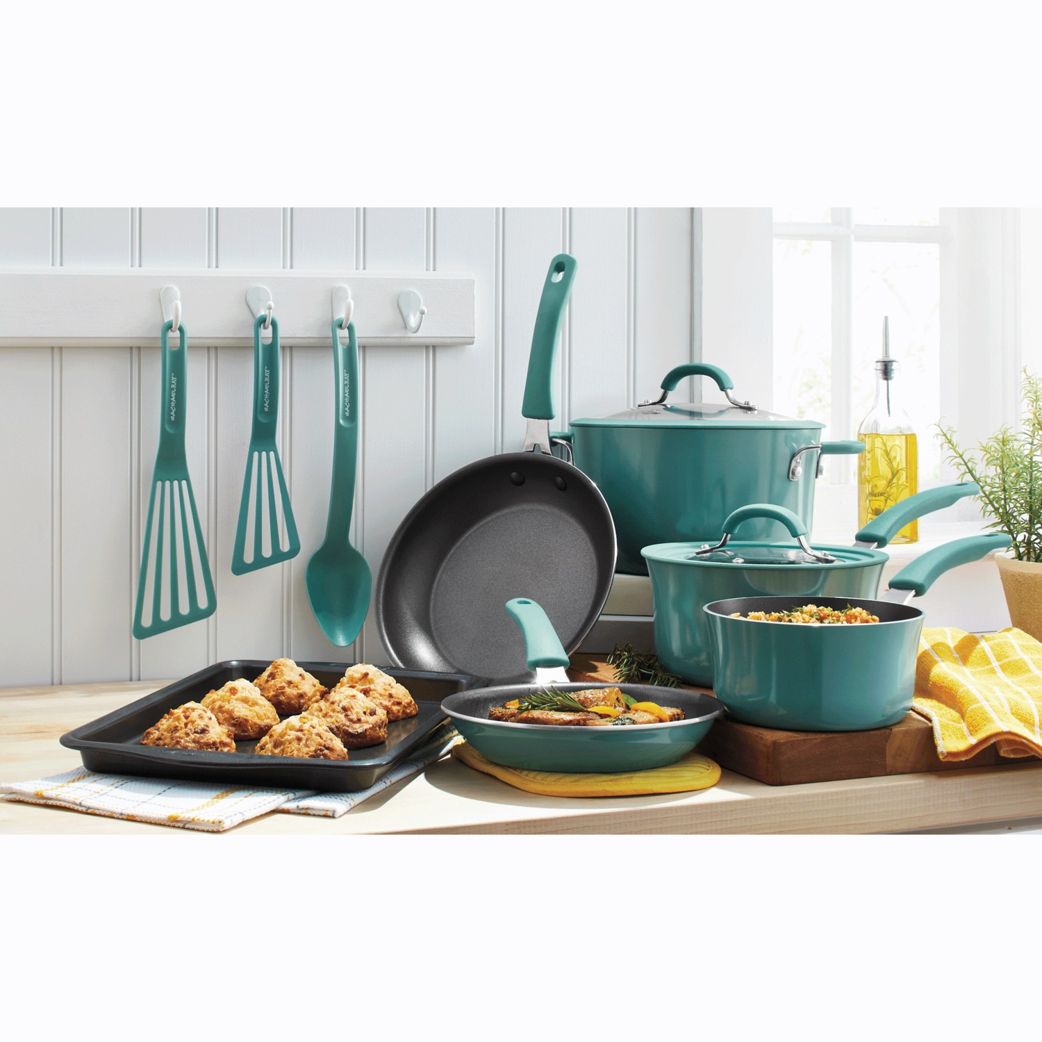 Rachael Ray Cook & Create 11-Piece Aluminum Cookware Set | Montgomery Ward