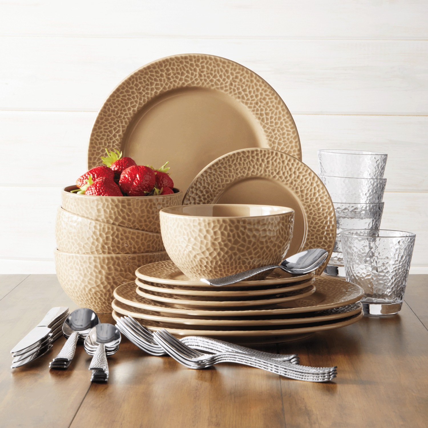 36-Piece Solid Round Dinnerware Set | Montgomery Ward