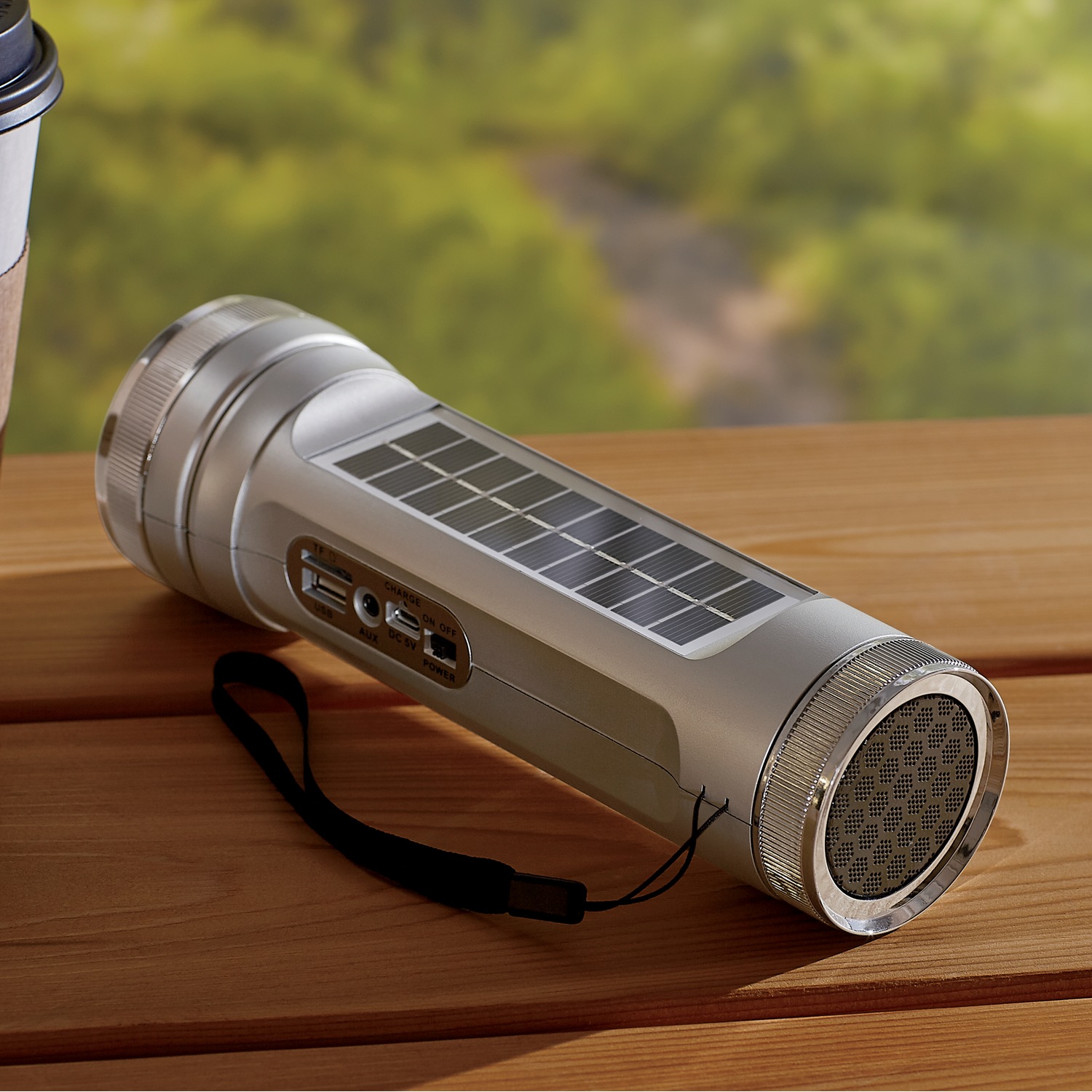 Flashlight Radio with Solar Power | Montgomery Ward