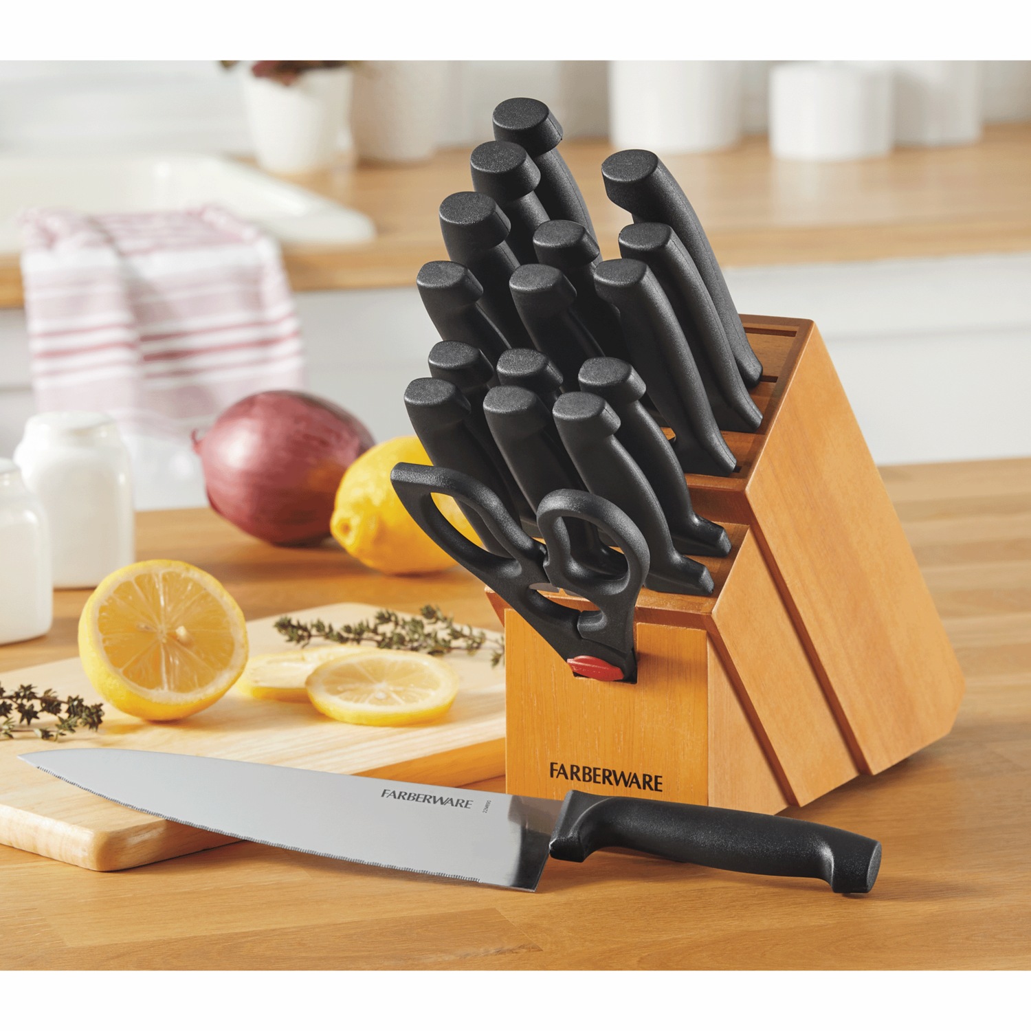 Farberware 18-Piece Cutlery Set with Block | Montgomery Ward